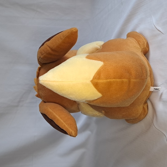 Pokemon | Toys | Pokemon Large Eevee Eating Pecha Berry Plushie From ...